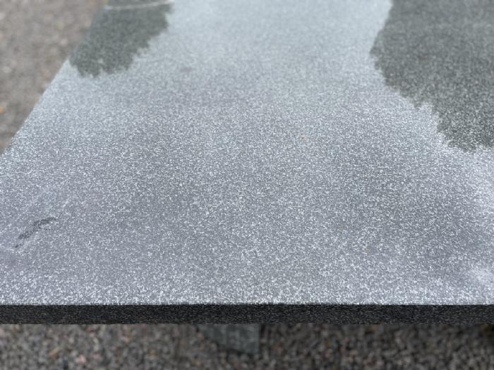 Køb Bord indisk L150cm Med poleret top og rå ben - Sten og Granit Butikken