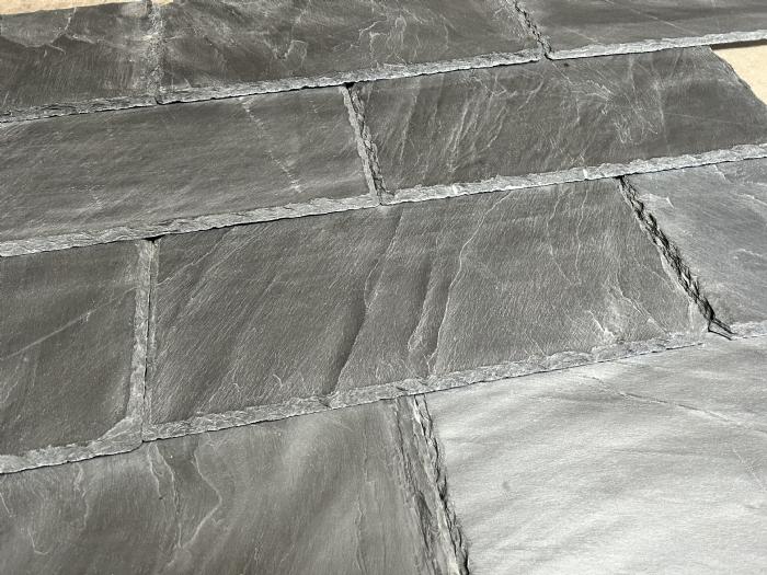 Køb Facadebeklædning sort kløvet skifer 30 x 60 x 1,2 cm - kløvede kanter