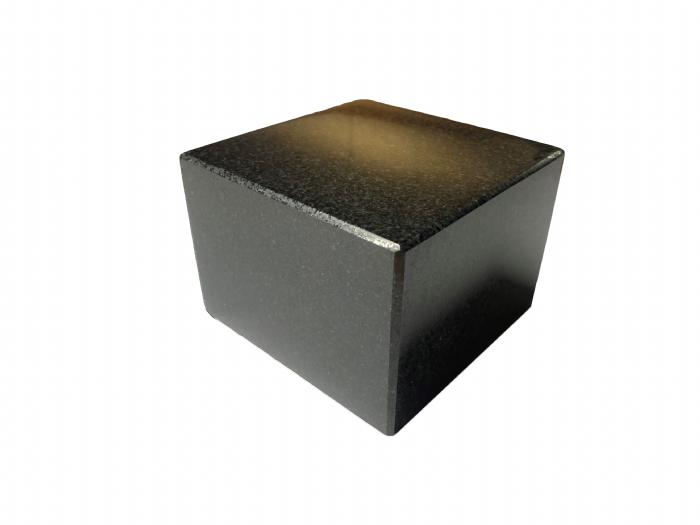 Køb Fuldpoleret sort granit sokkel 10 x 10 x H7cm - Sten og Granit Butikken