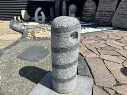 Køb granit til hus og have. Granitskærver, kantsten, havemøbler og ...