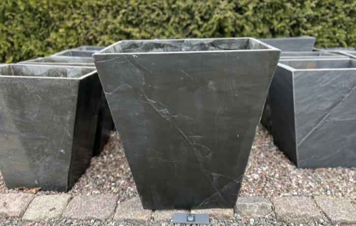 Køb Plantekumme sort skifer 3 forskellige størrelser - Sten og Granit ...