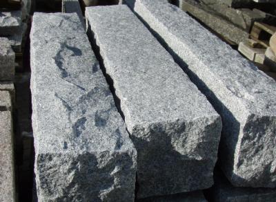 Køb Granit pullert, råkløvet grå granit 120 x 20 x 20 cm - Granitsokler ...