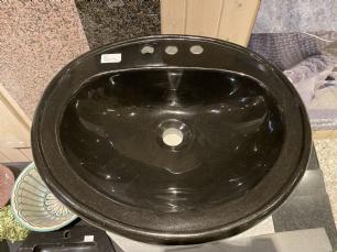 Køb Granitvaske - Vaskesøjler og bordplader med vask i granit og marmor her