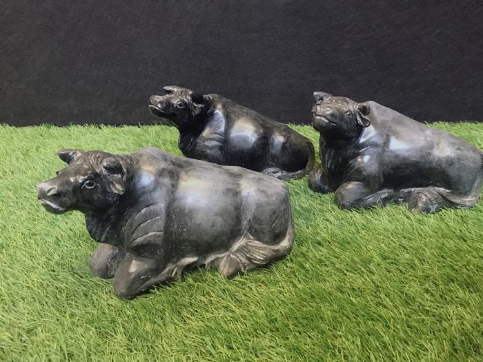 Køb Sort tyr i marmor Liggende stentyr - Sten og Granit Butikken