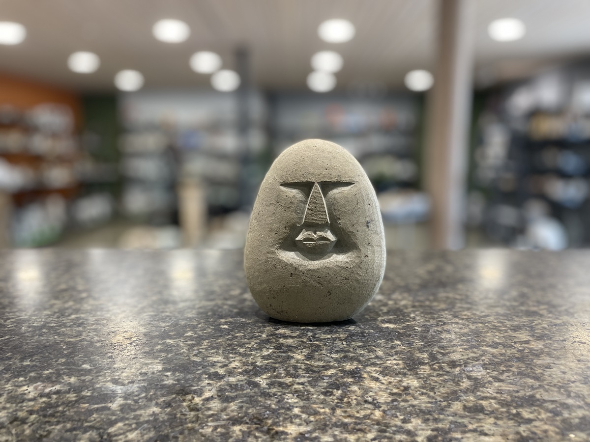 Køb Stoneface grøn H 12-15 cm - Sten og Granit Butikken