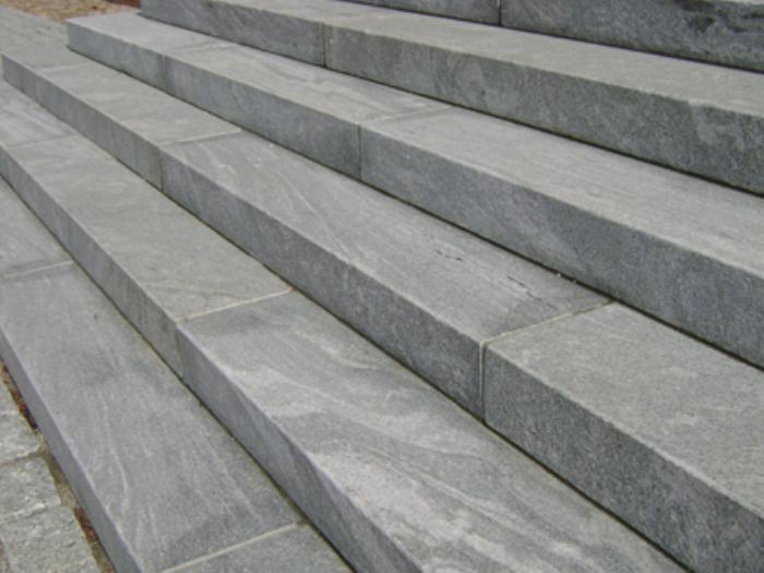 Køb Udendørs granittrapper. Trappetrin og beklædning i granit her